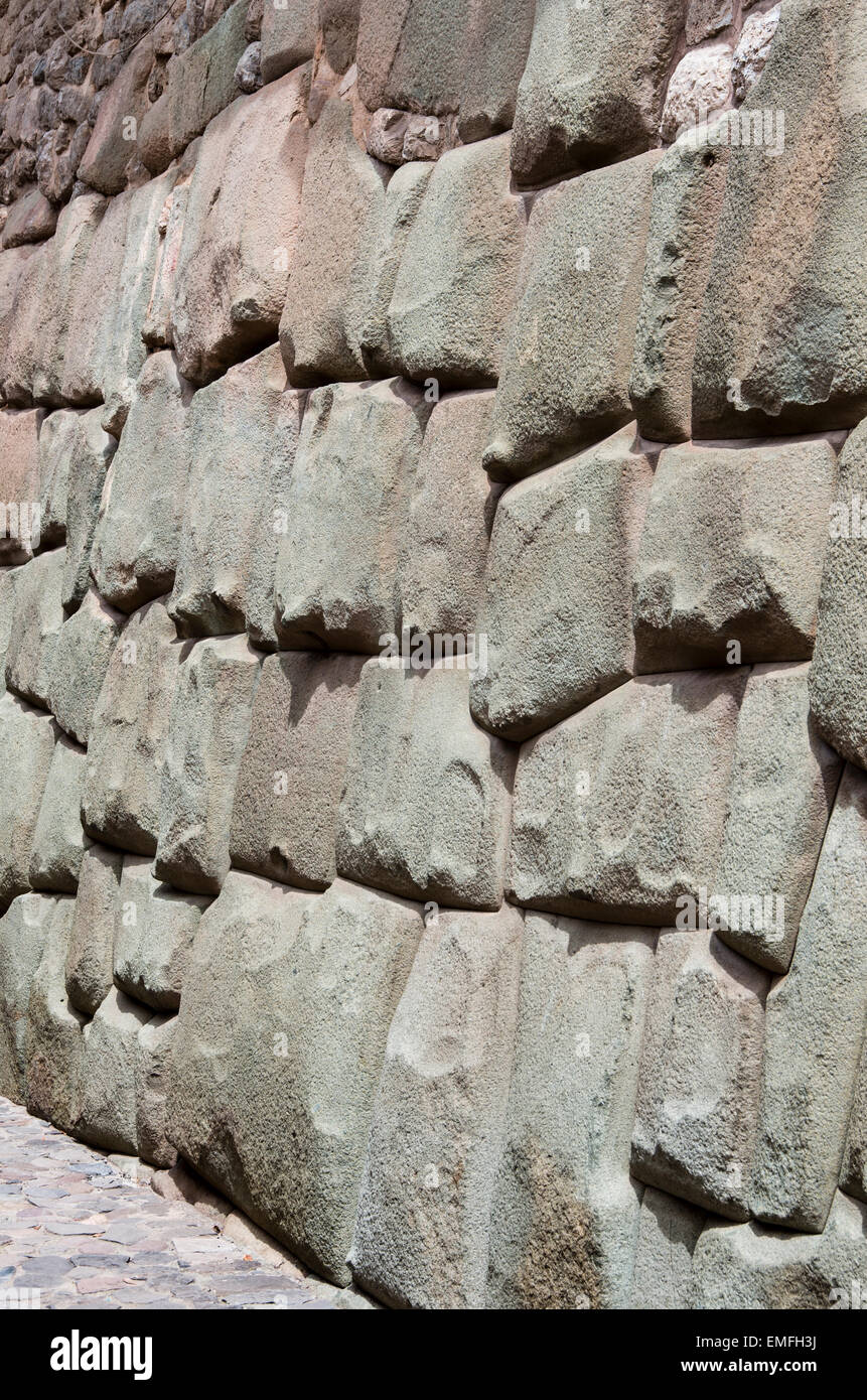 Inca wall in Cusco Archbishop's Palace. Peru Stock Photo - Alamy