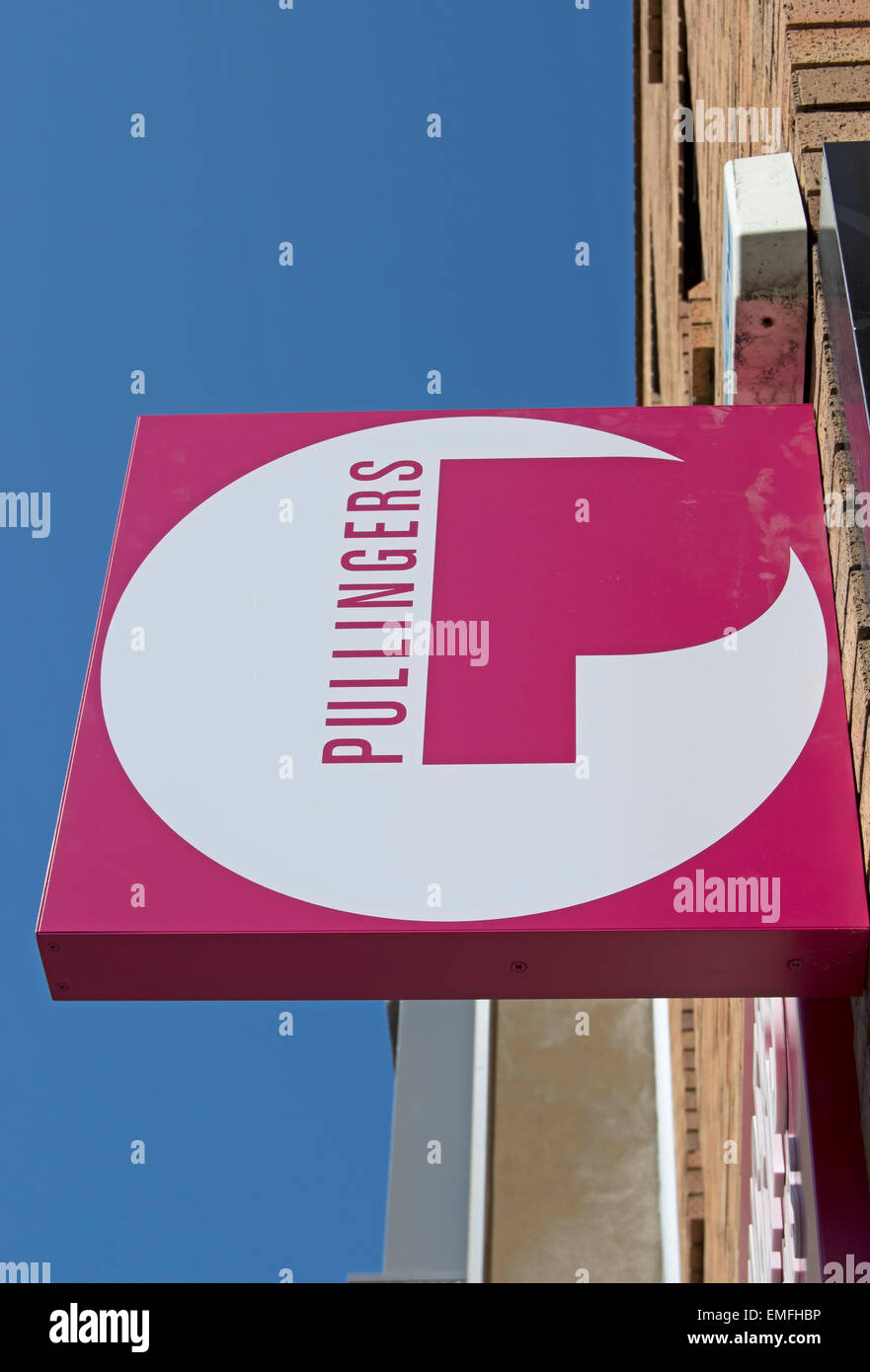 Hanging shop signs hi-res stock photography and images - Alamy