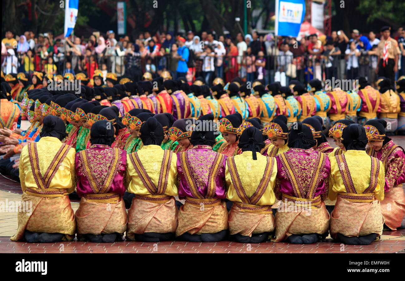 Saman dance indonesia hi-res stock photography and images - Alamy