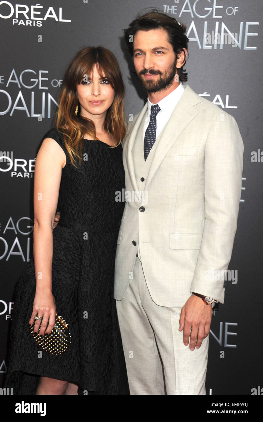 Tara Elders and Michiel Huisman attending 'The Age of Adaline' premiere ...