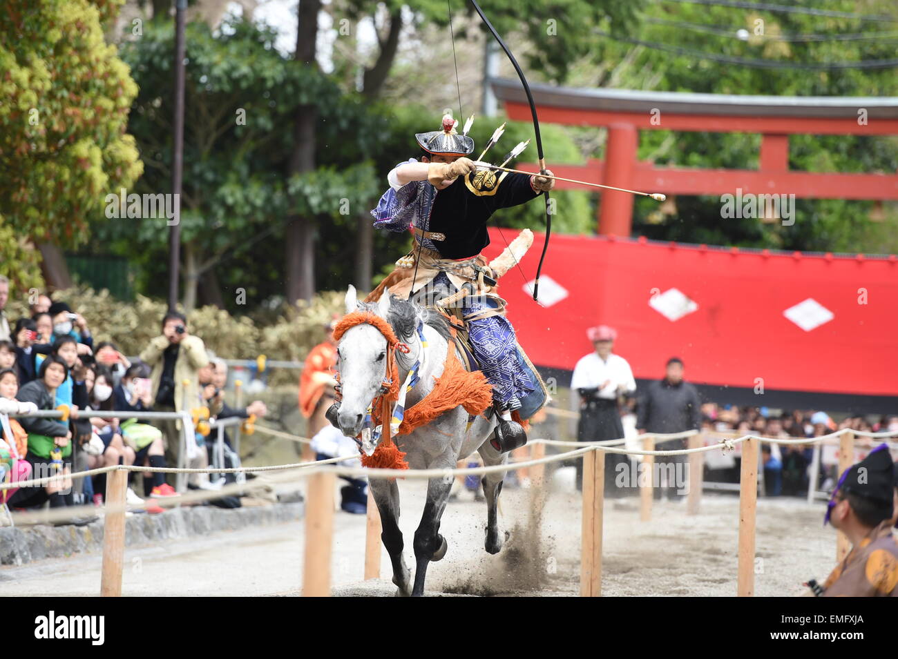 Kamakura, Japan. 19th Apr, 2015. Archers wearing traditional Japanese ...