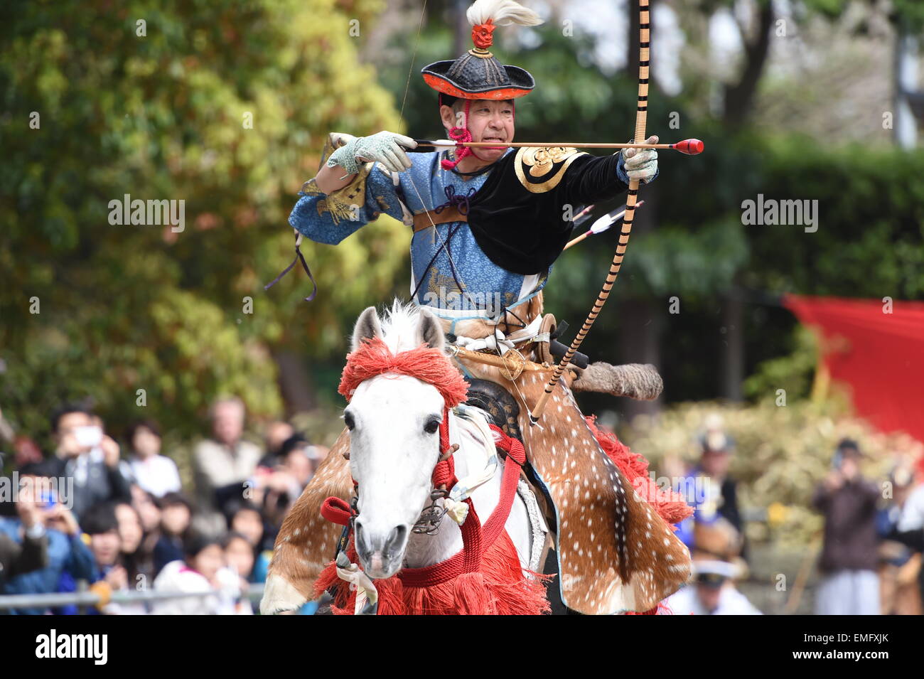 Kamakura, Japan. 19th Apr, 2015. Archers wearing traditional Japanese ...