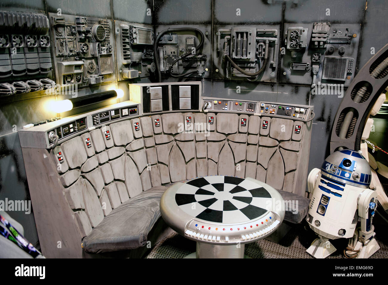 R2 d2 star wars hi-res stock photography and images - Alamy