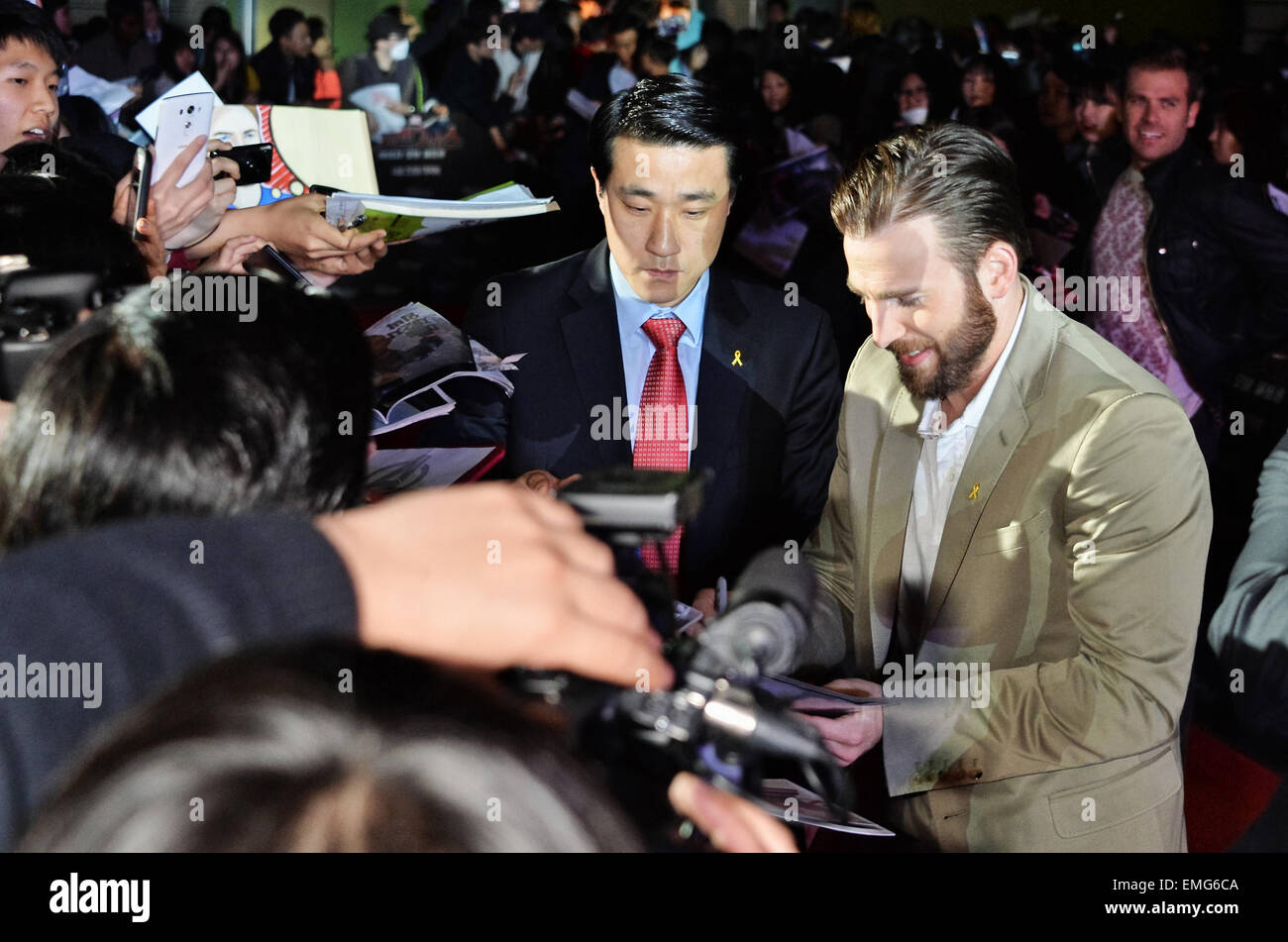 Actor chris evans korea hi-res stock photography and images - Alamy