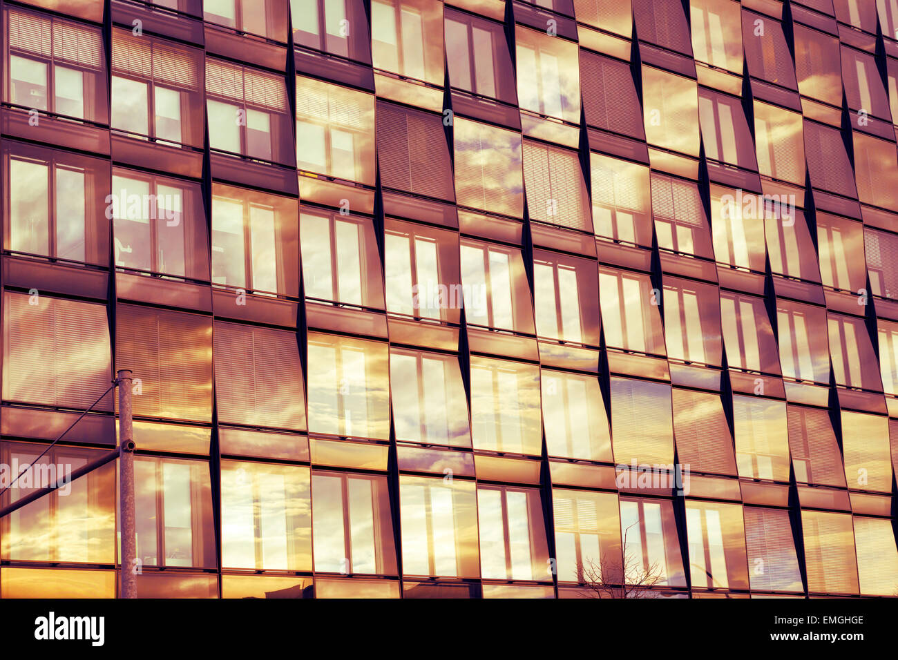 Modern sky reflection hi-res stock photography and images - Alamy