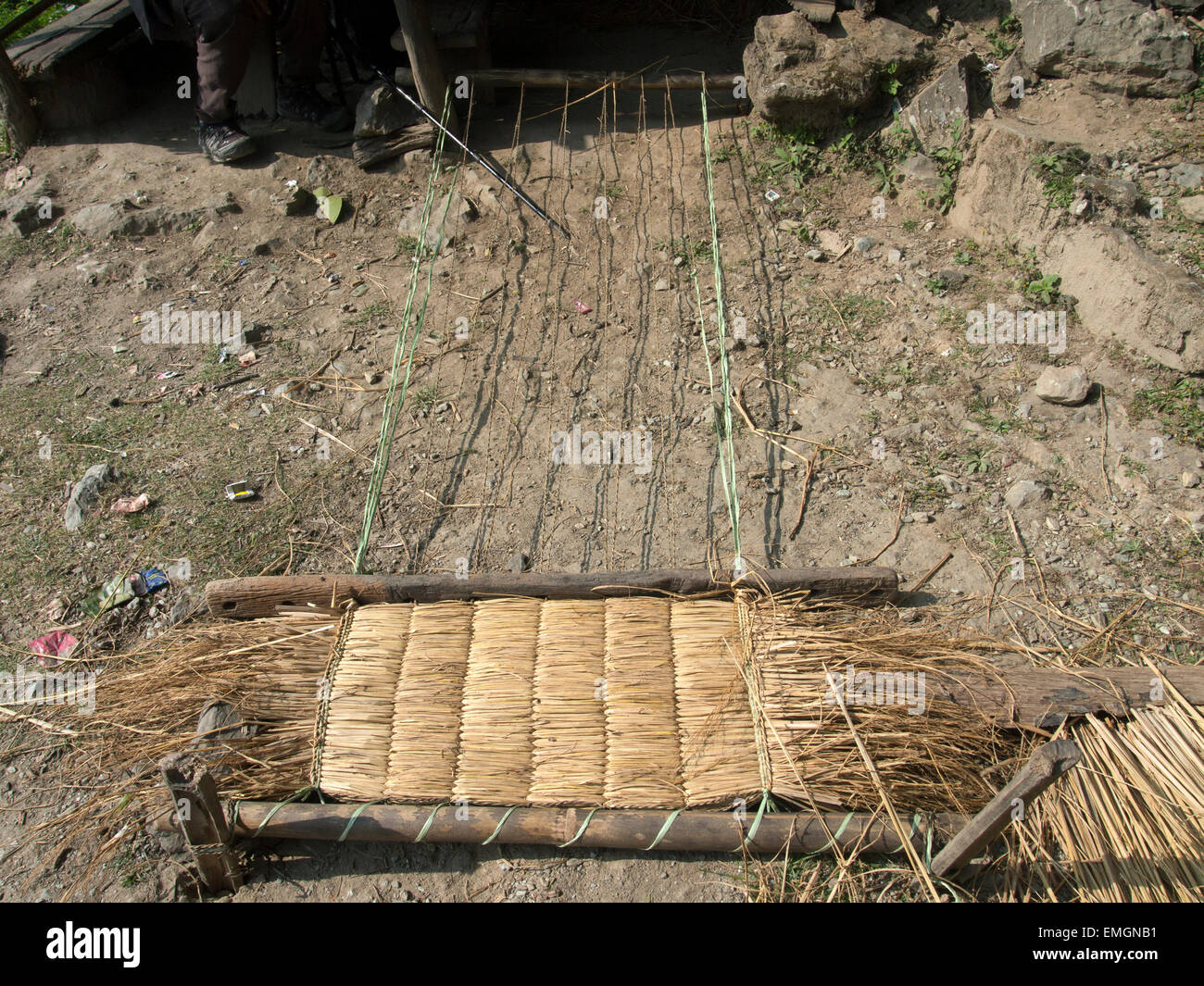 Weaving reeds hi-res stock photography and images - Alamy