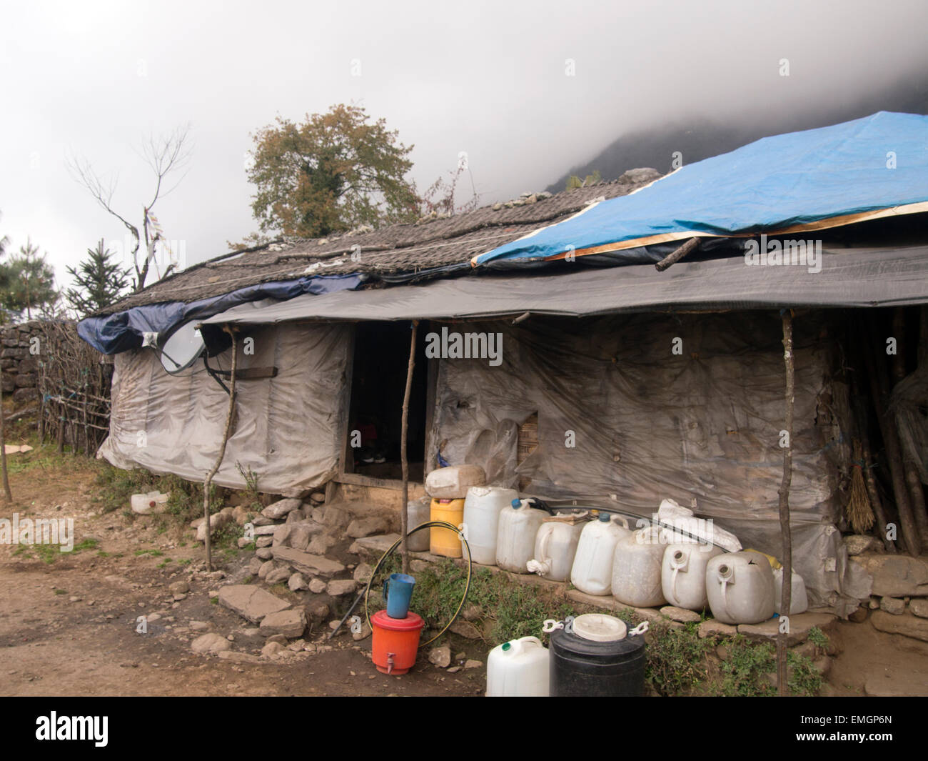 Traditional nepalese house hi-res stock photography and images - Alamy