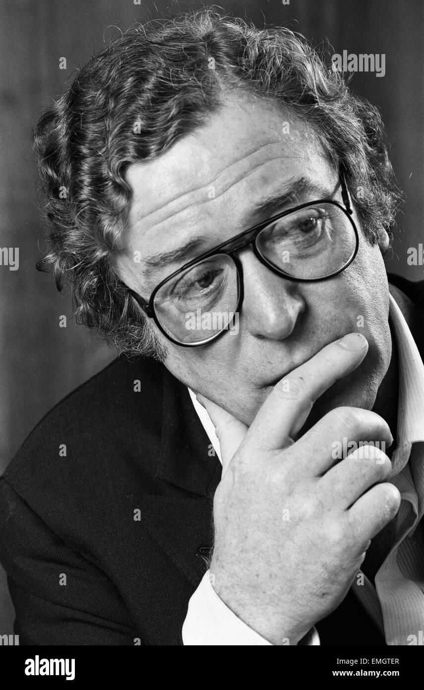 cat Actor Michael Caine. 11th January 1985 Stock Photo - Alamy