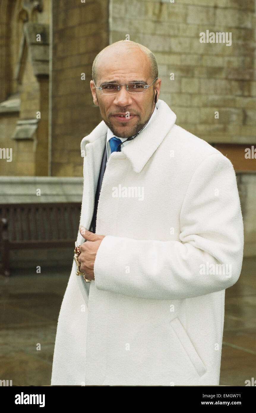 Sean Pertwee wedding. Guests arriving at the church. Goldie Stock Photo ...