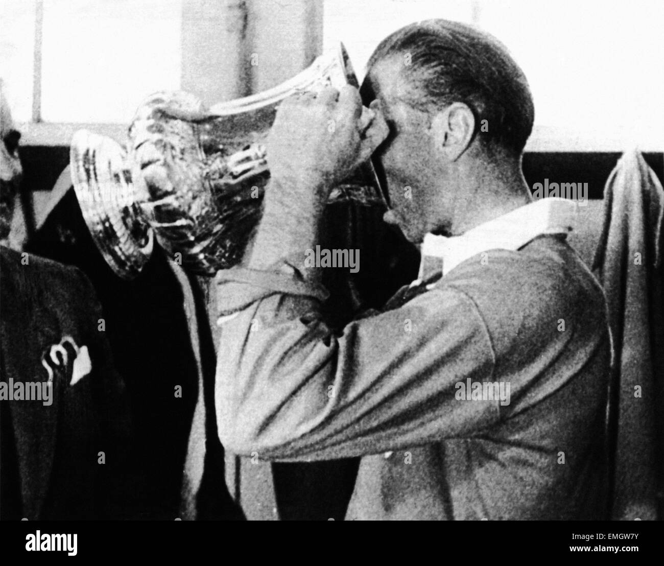 Stanley Matthews Football High Resolution Stock Photography and Images ...