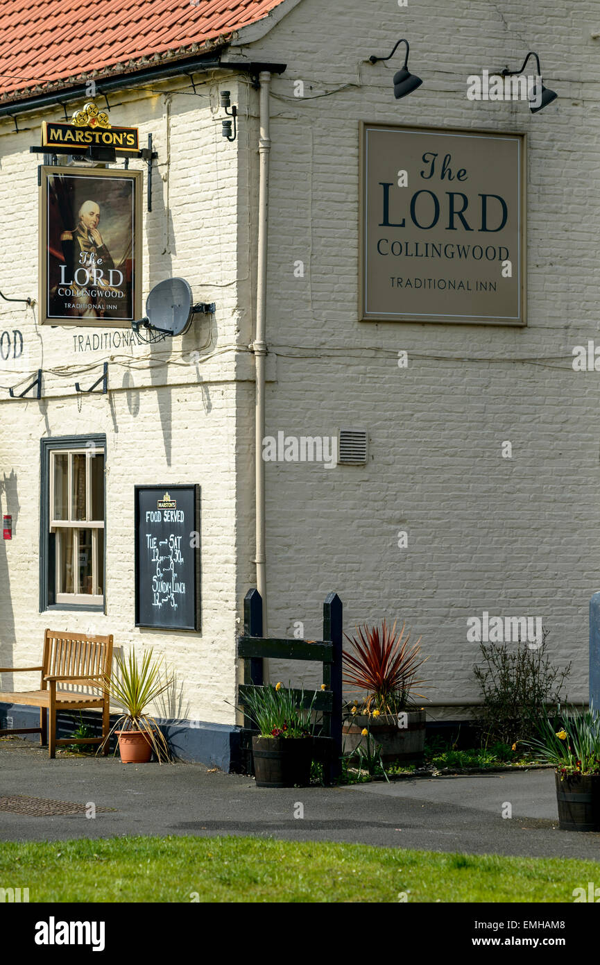 Hanging pub sign hi-res stock photography and images - Alamy