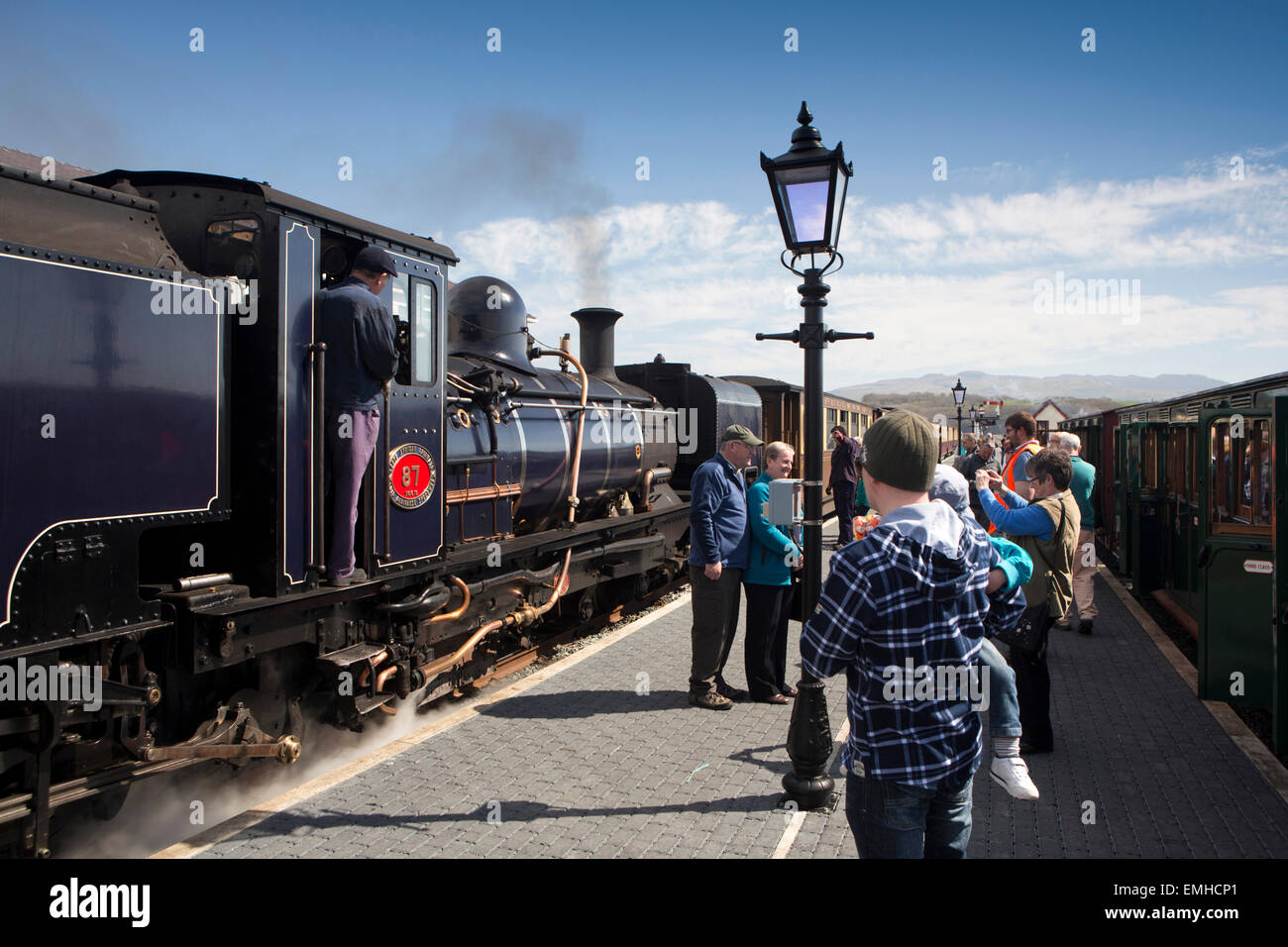 Welsh train station hi-res stock photography and images - Alamy