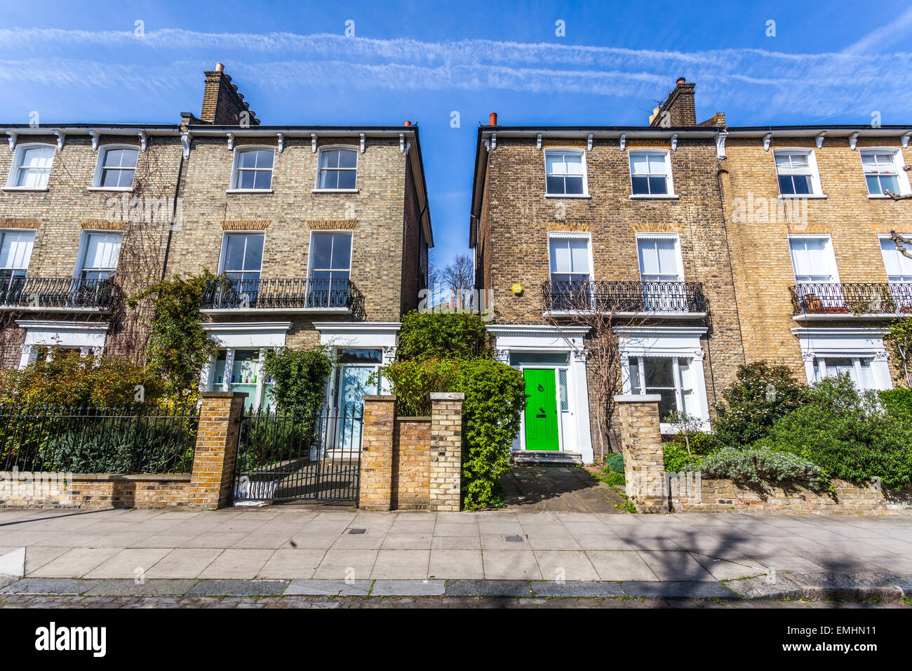 Row Town Houses Uk High Resolution Stock Photography and Images - Alamy