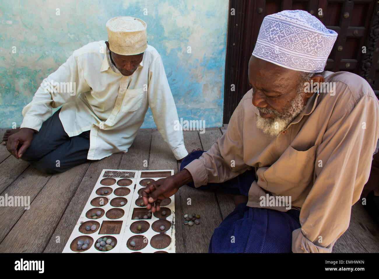 Boa board game in zanzibar Stock Photo - Alamy