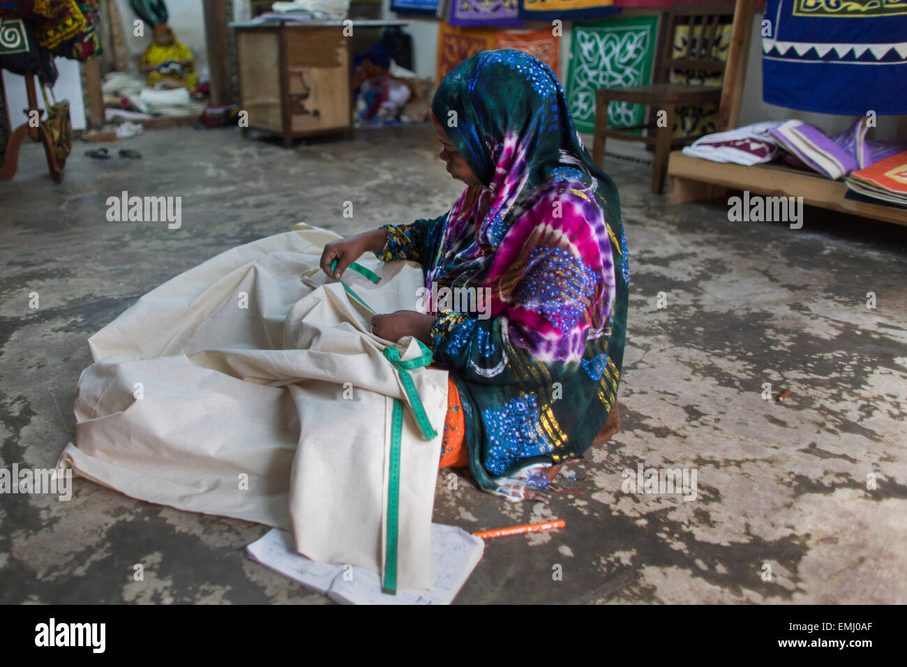 tailor at work in zanzibar Stock Photo - Alamy