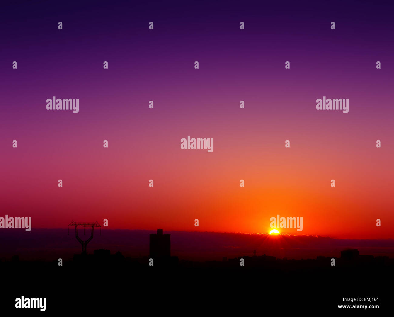 City skyline sunset sky gradient hi-res stock photography and images ...