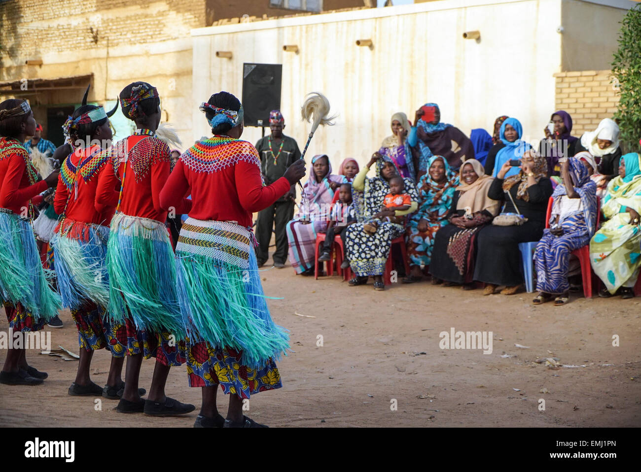 African traditional wedding dance hi-res stock photography and images ...