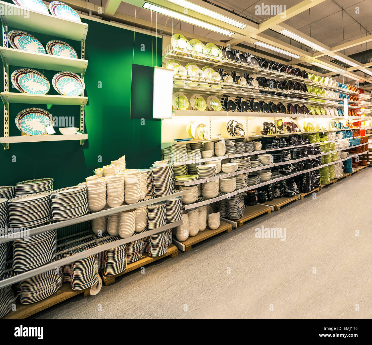 Dish rack china ware hi-res stock photography and images - Alamy