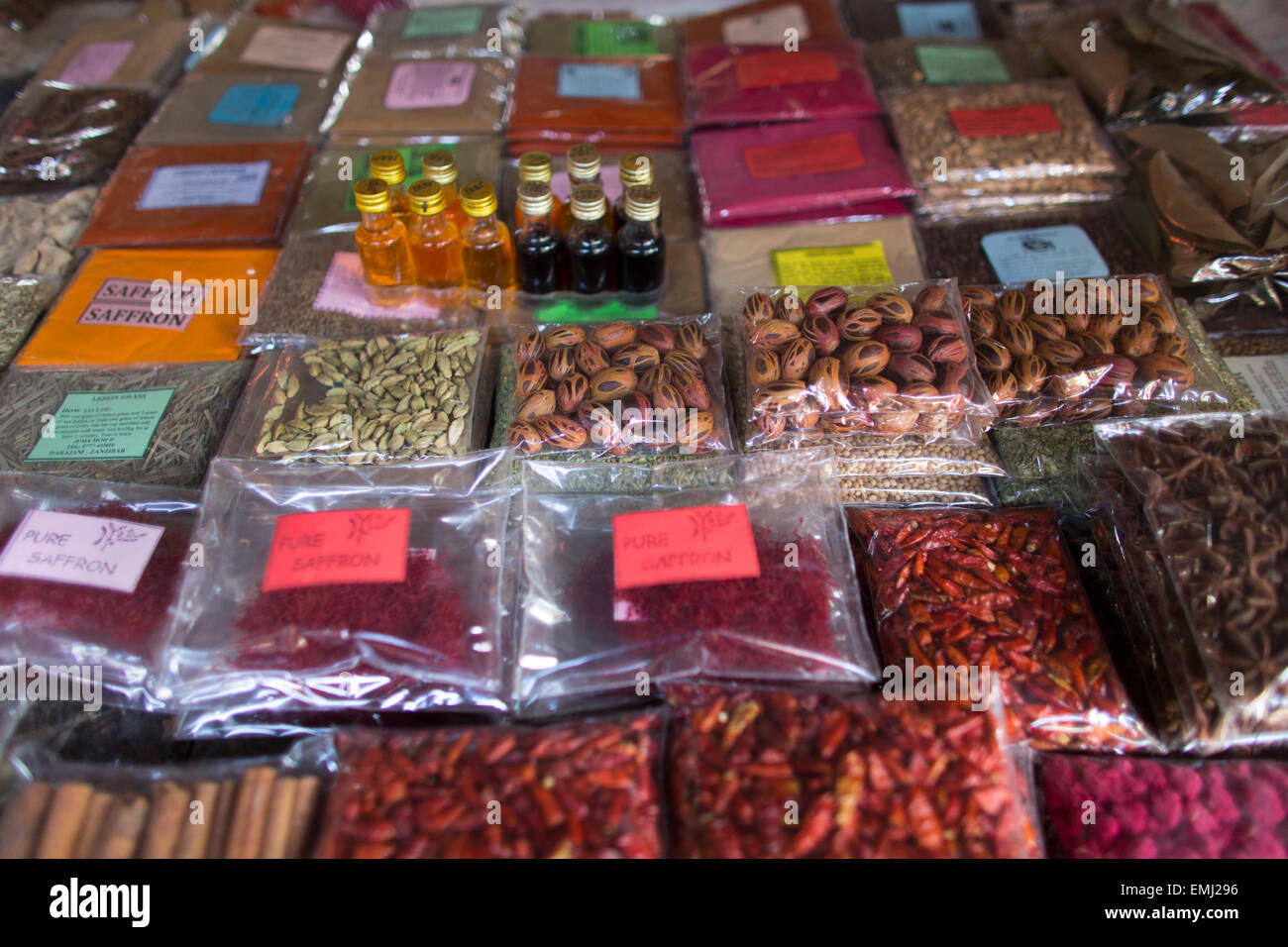 Zanzibar spice market hi-res stock photography and images - Alamy