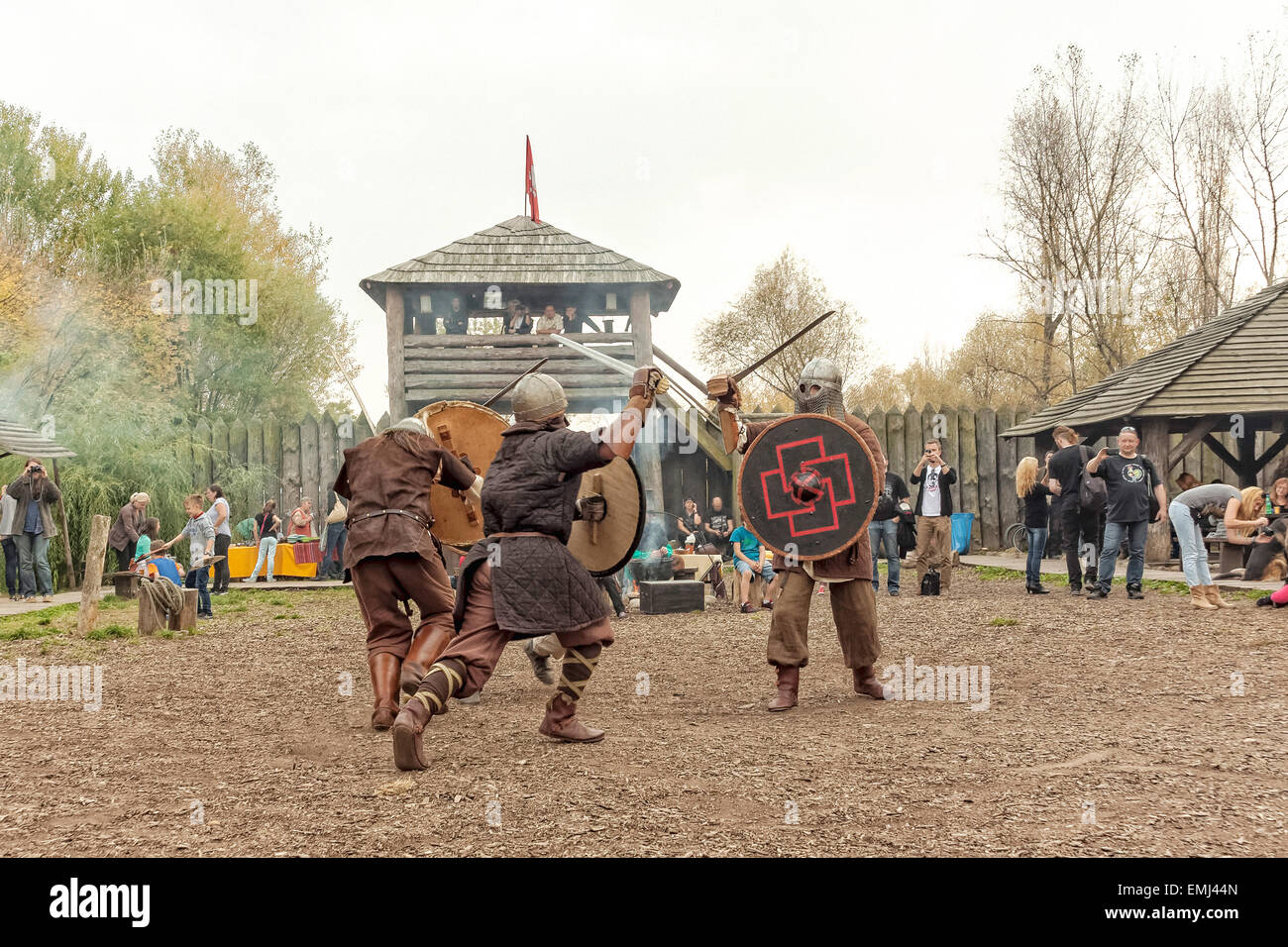 Viking fight shield hi-res stock photography and images - Alamy