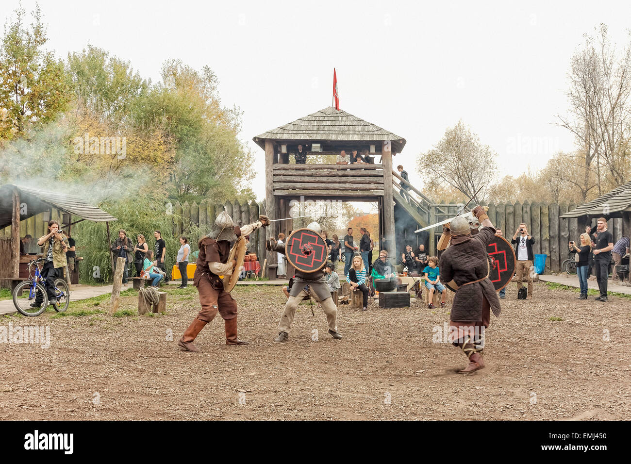 Viking fight shield hi-res stock photography and images - Alamy