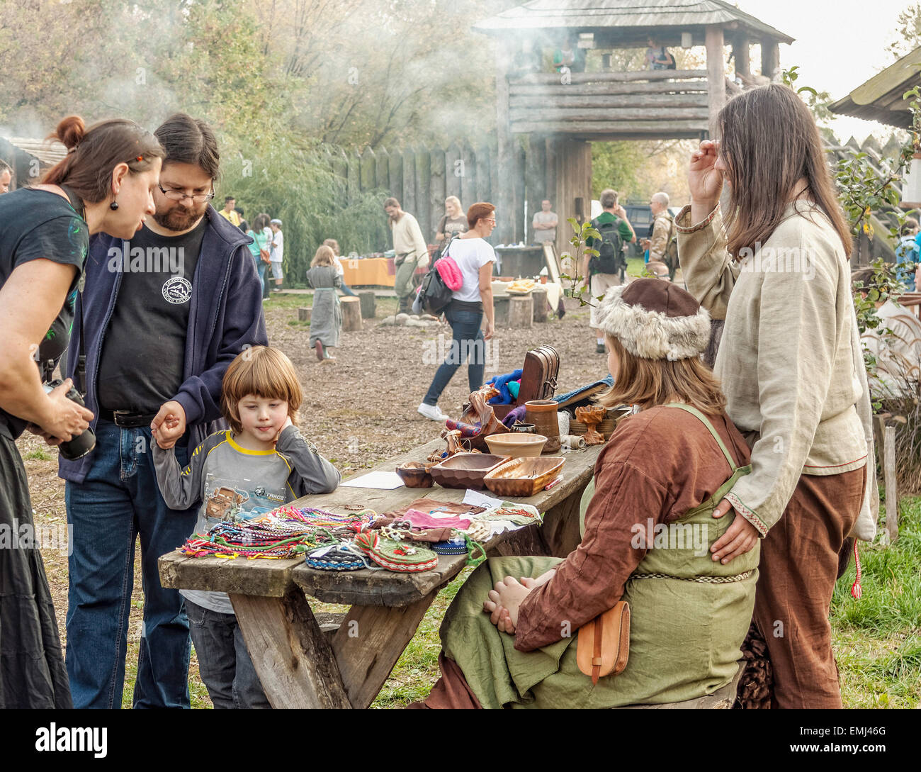 Group of vikings hi-res stock photography and images - Alamy