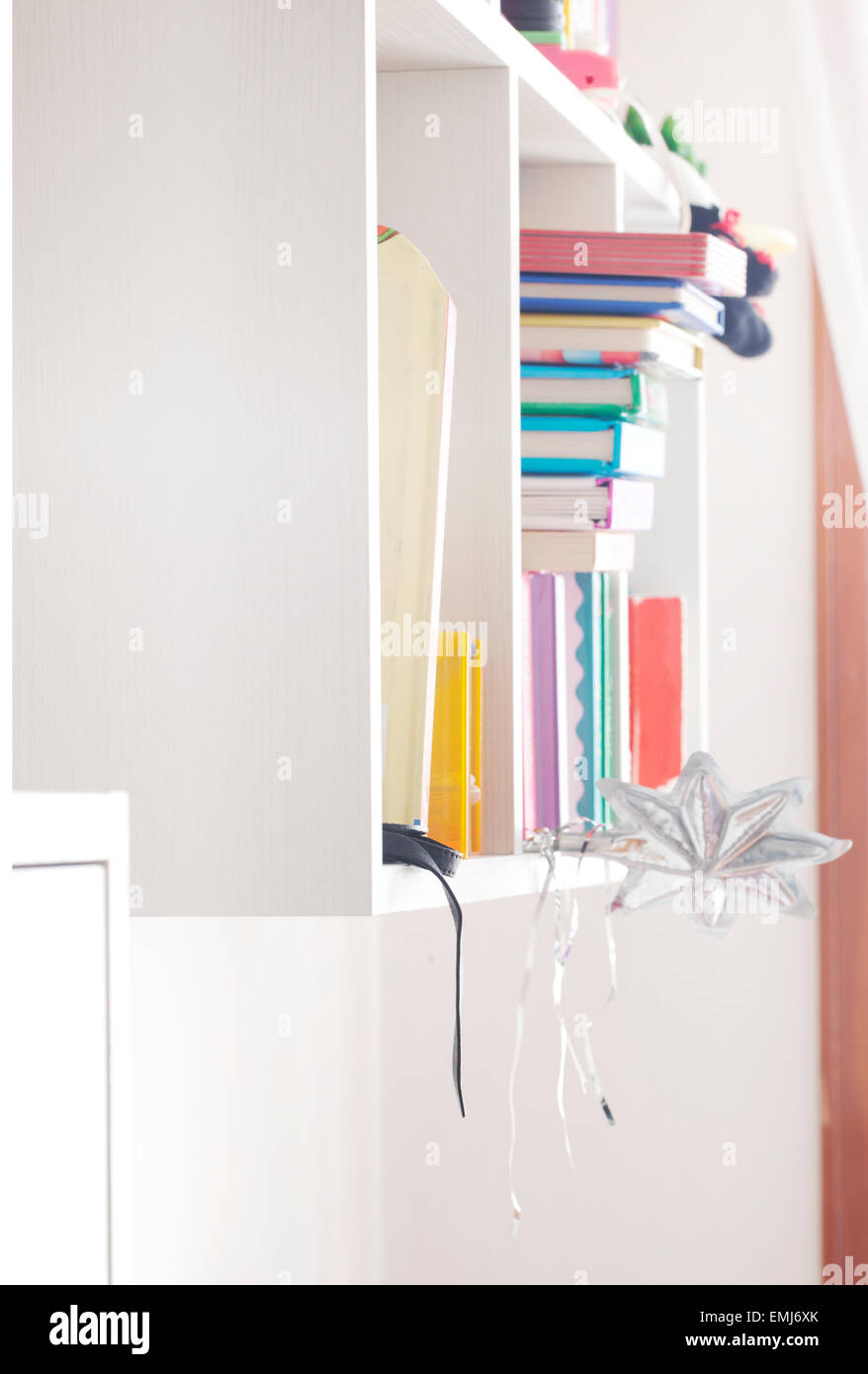 Shelves with books Stock Photo - Alamy