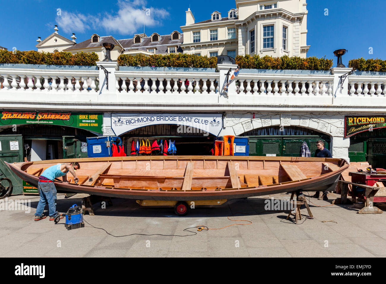 Boat builders hi-res stock photography and images - Alamy