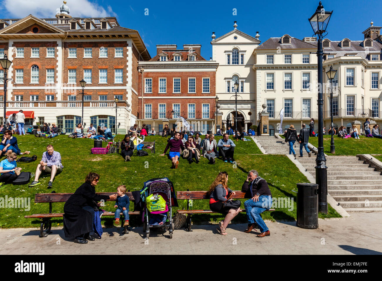 Riverside Gardens, Richmond Upon Thames, London, England Stock Photo ...