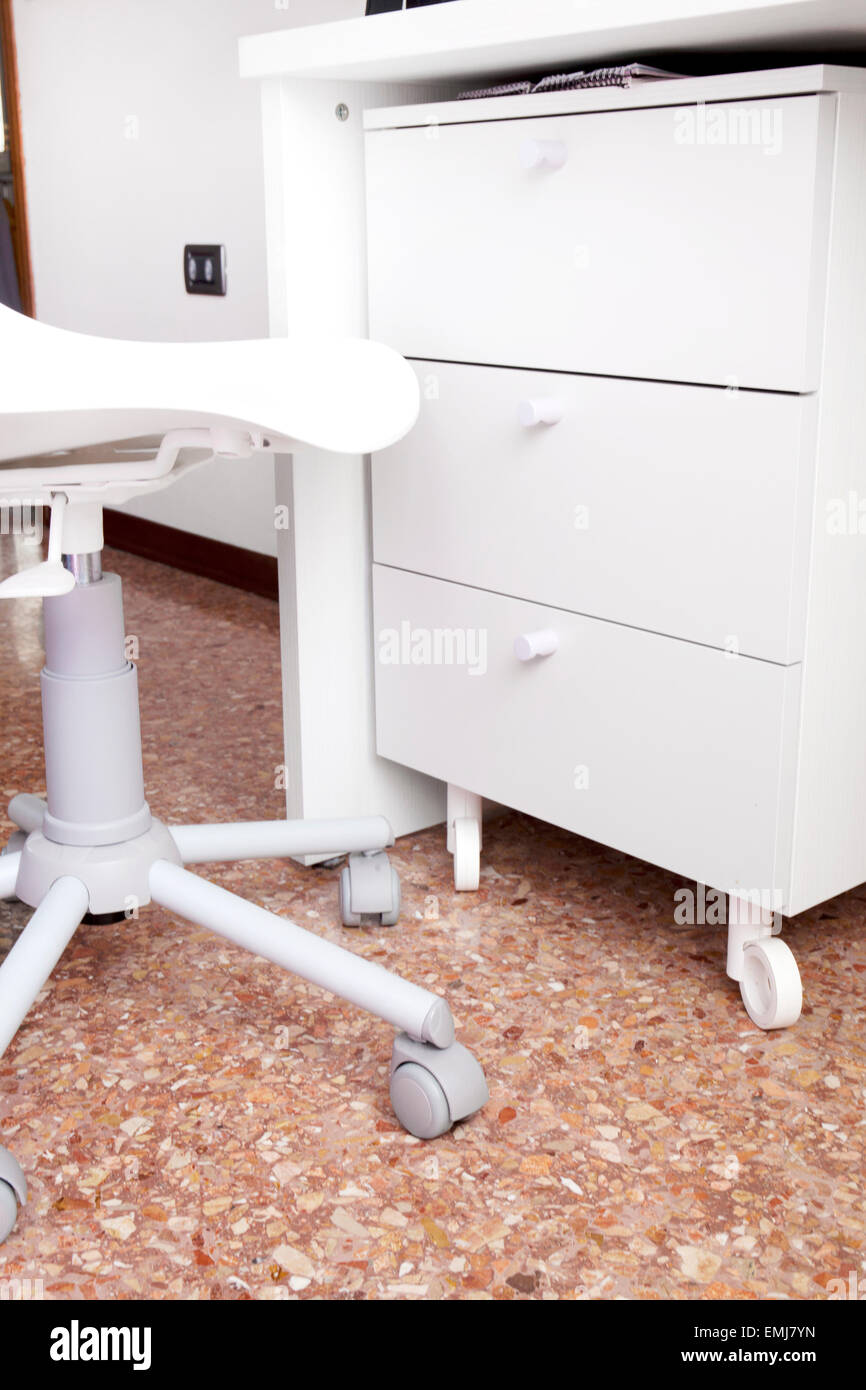 Empty drawers hi-res stock photography and images - Alamy