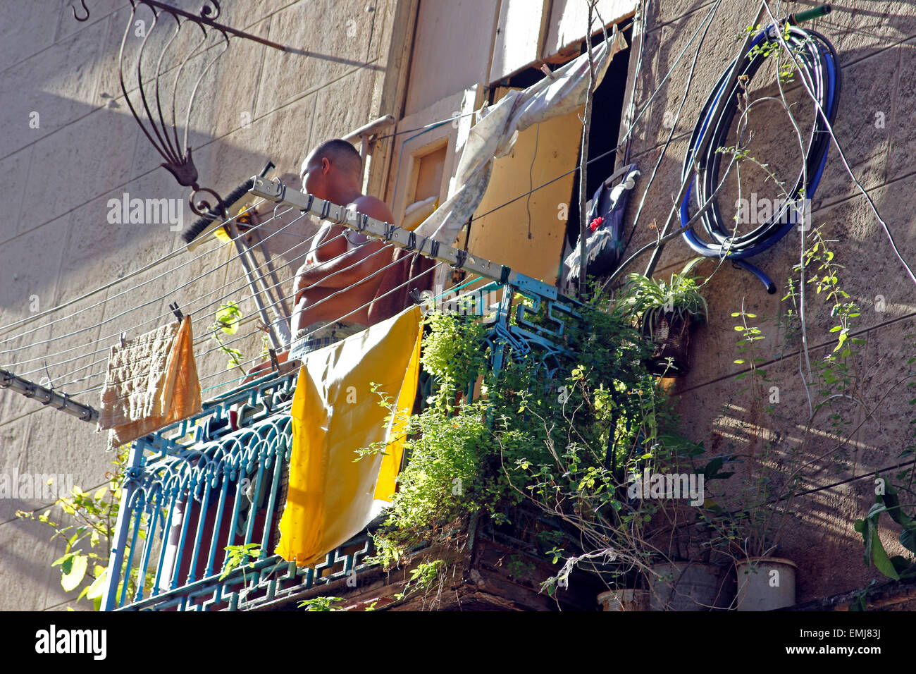 Decaying architecture hi-res stock photography and images - Alamy