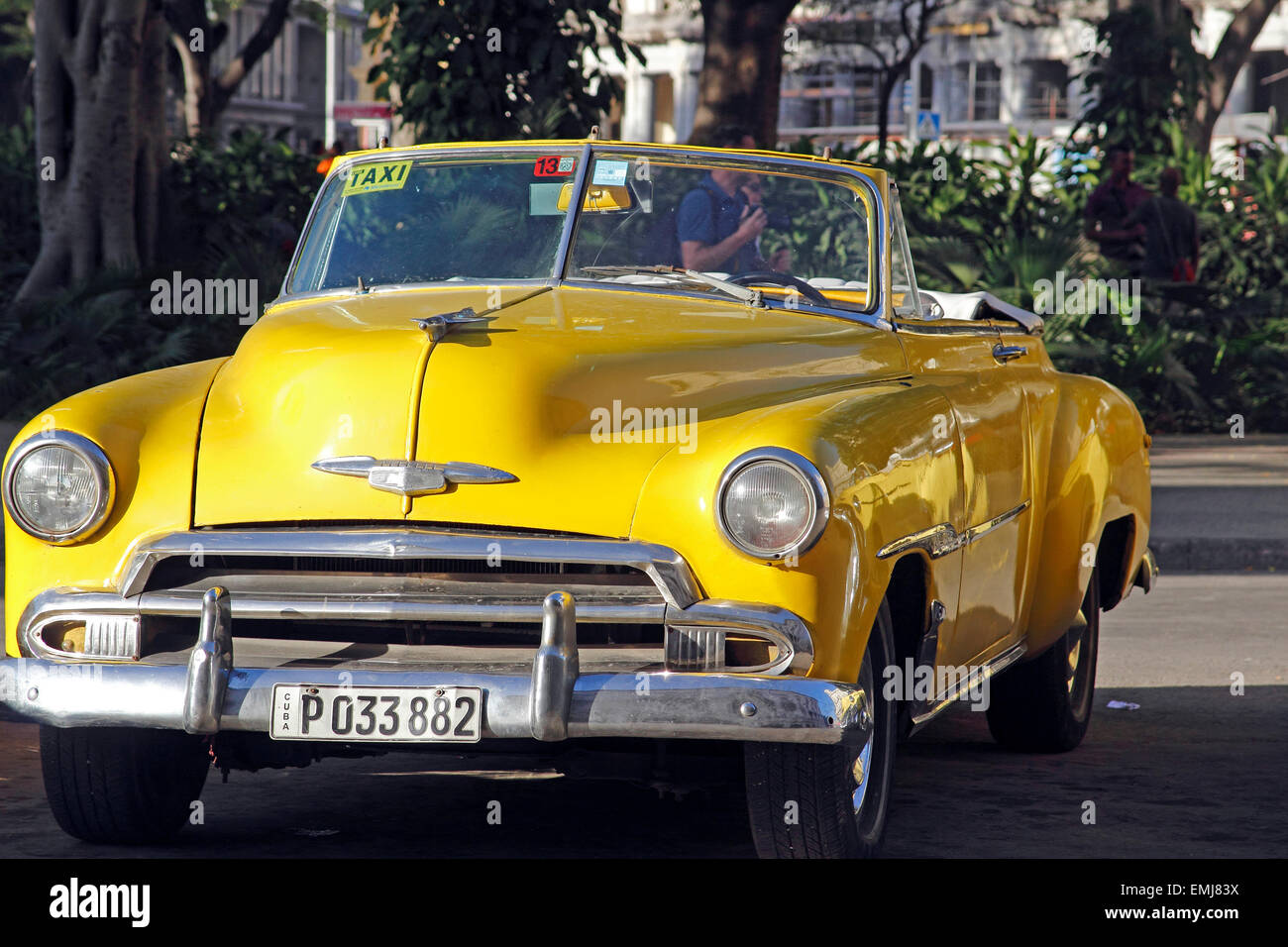 Autos in cuba hi-res stock photography and images - Alamy