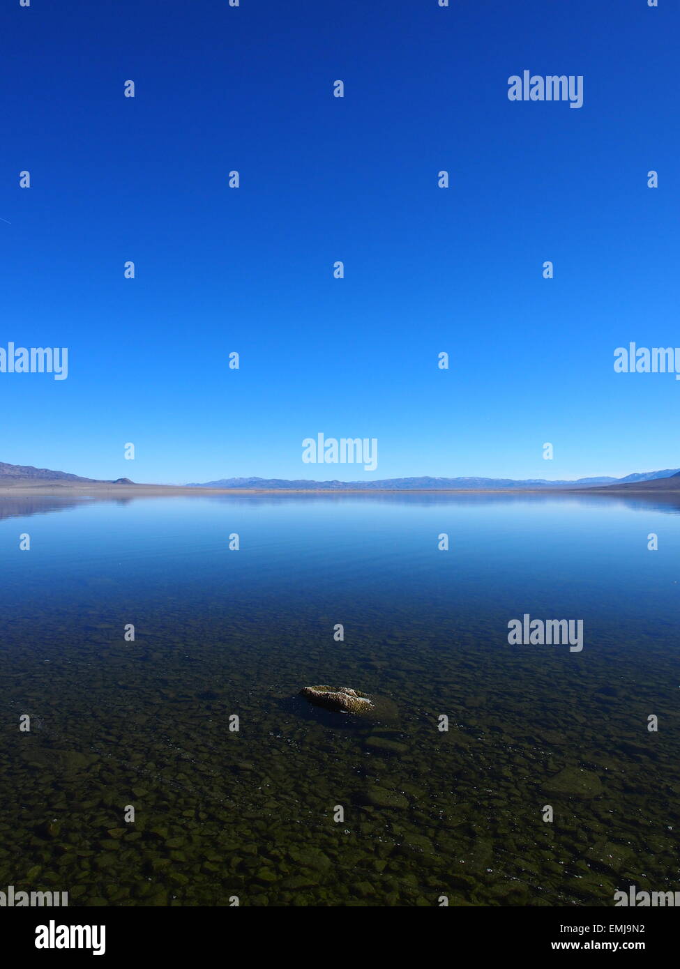 Walker lake in the desert of Nevada Stock Photo - Alamy
