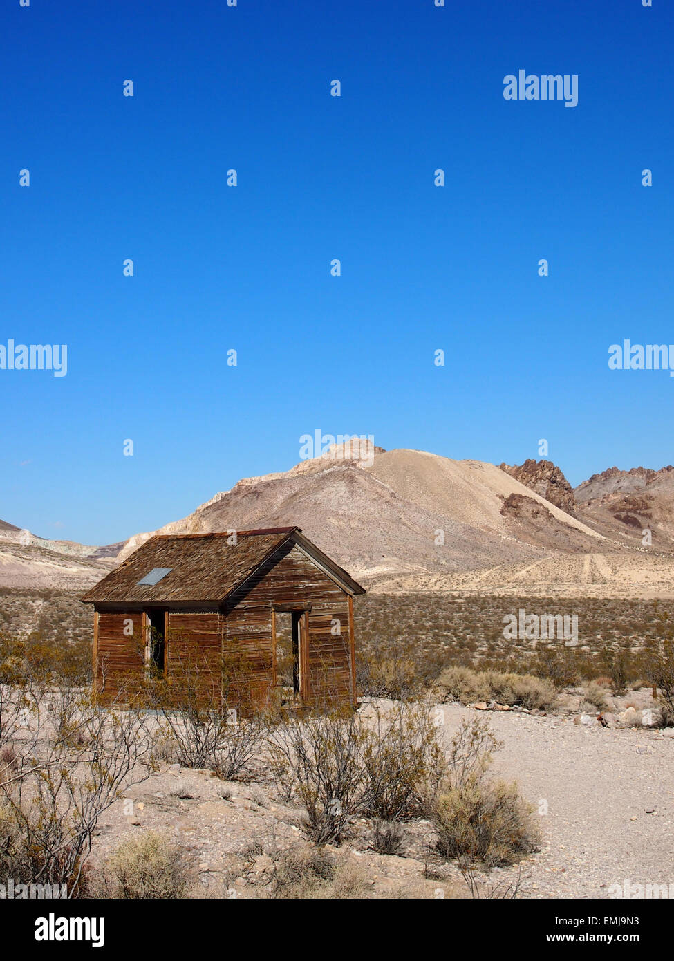 Shack desert hi-res stock photography and images - Alamy