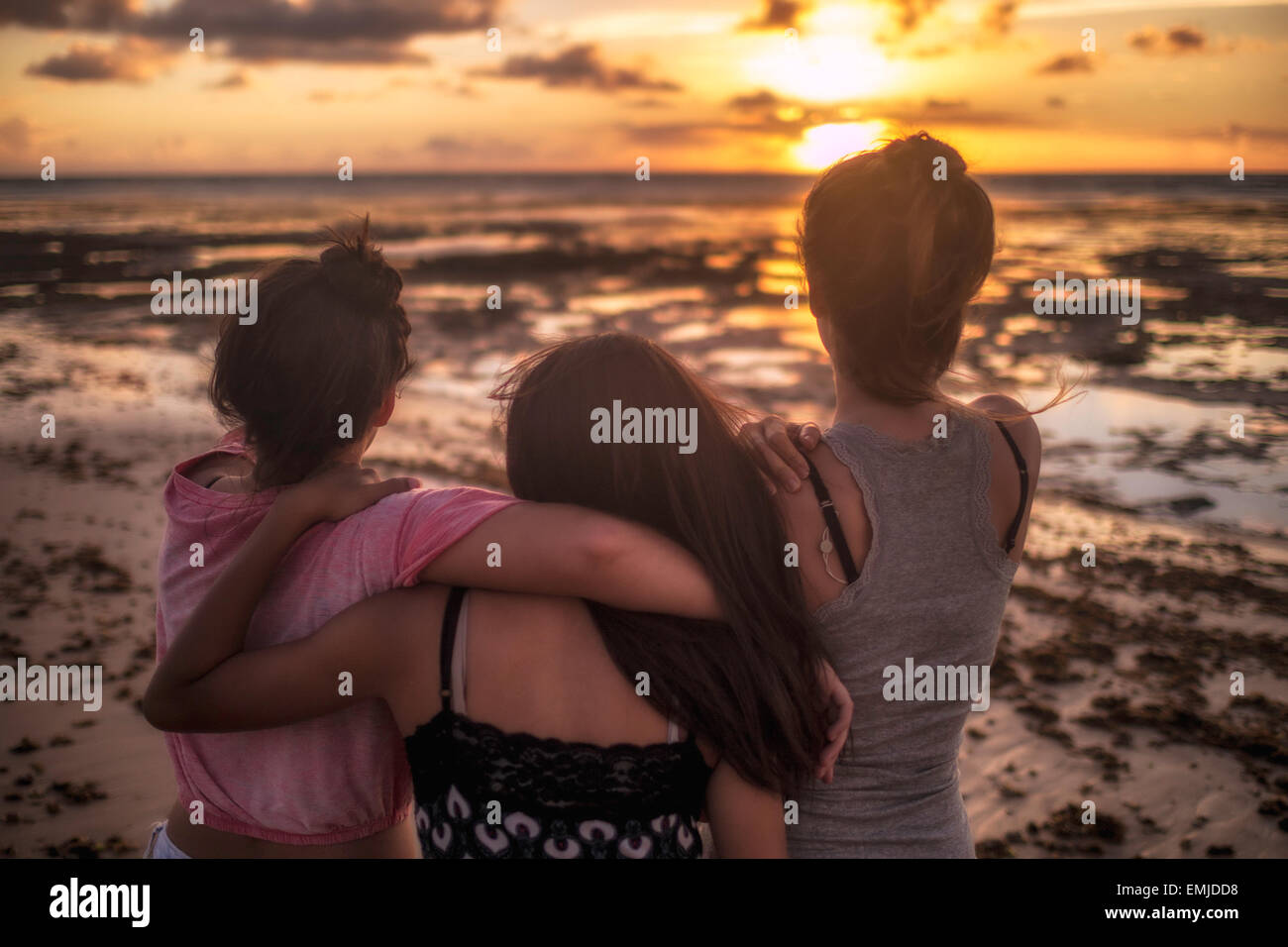 3 three girls hi-res stock photography and images - Alamy