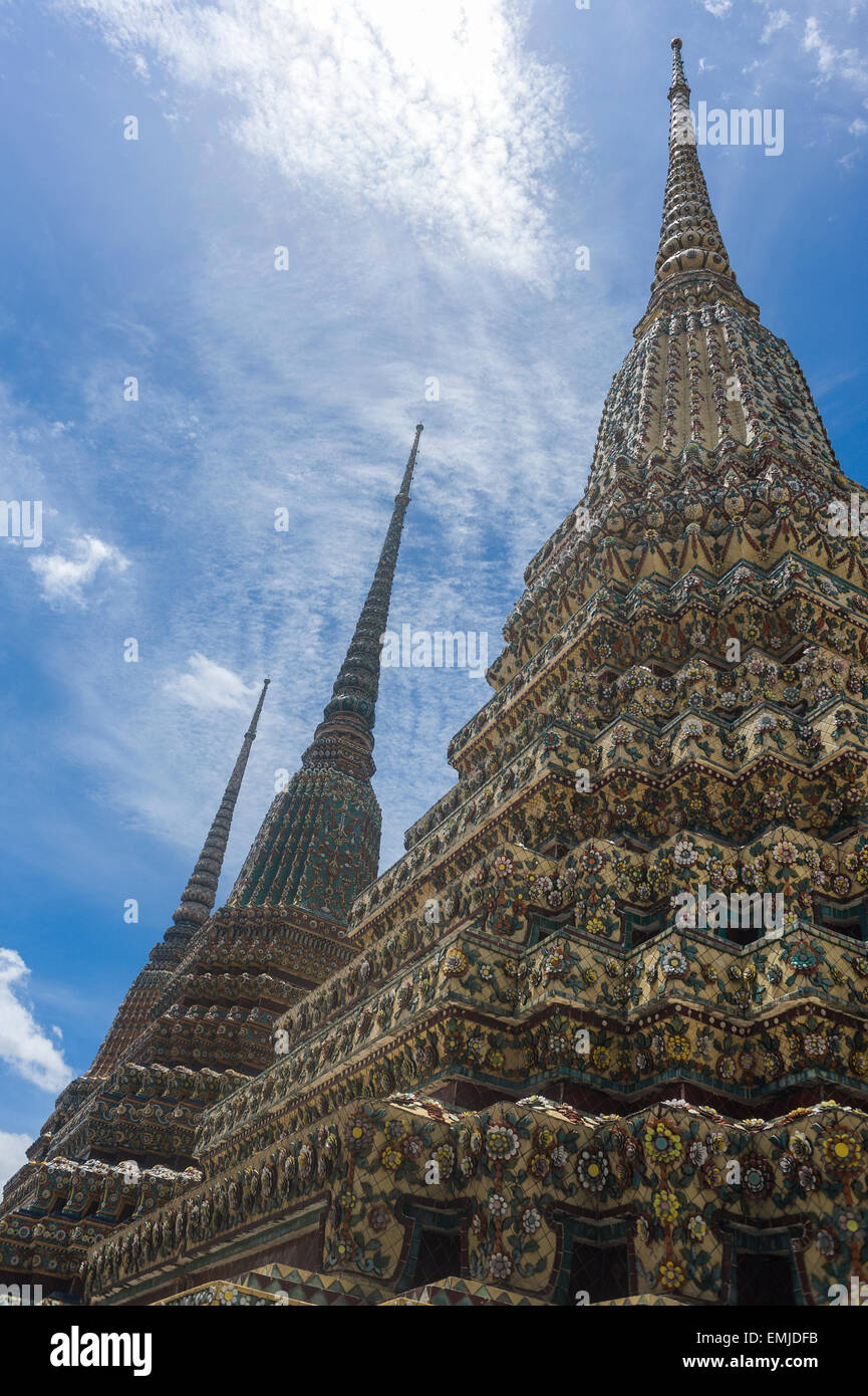 Chedi's at the Wat Pho. Bangkok Thailand Stock Photo - Alamy