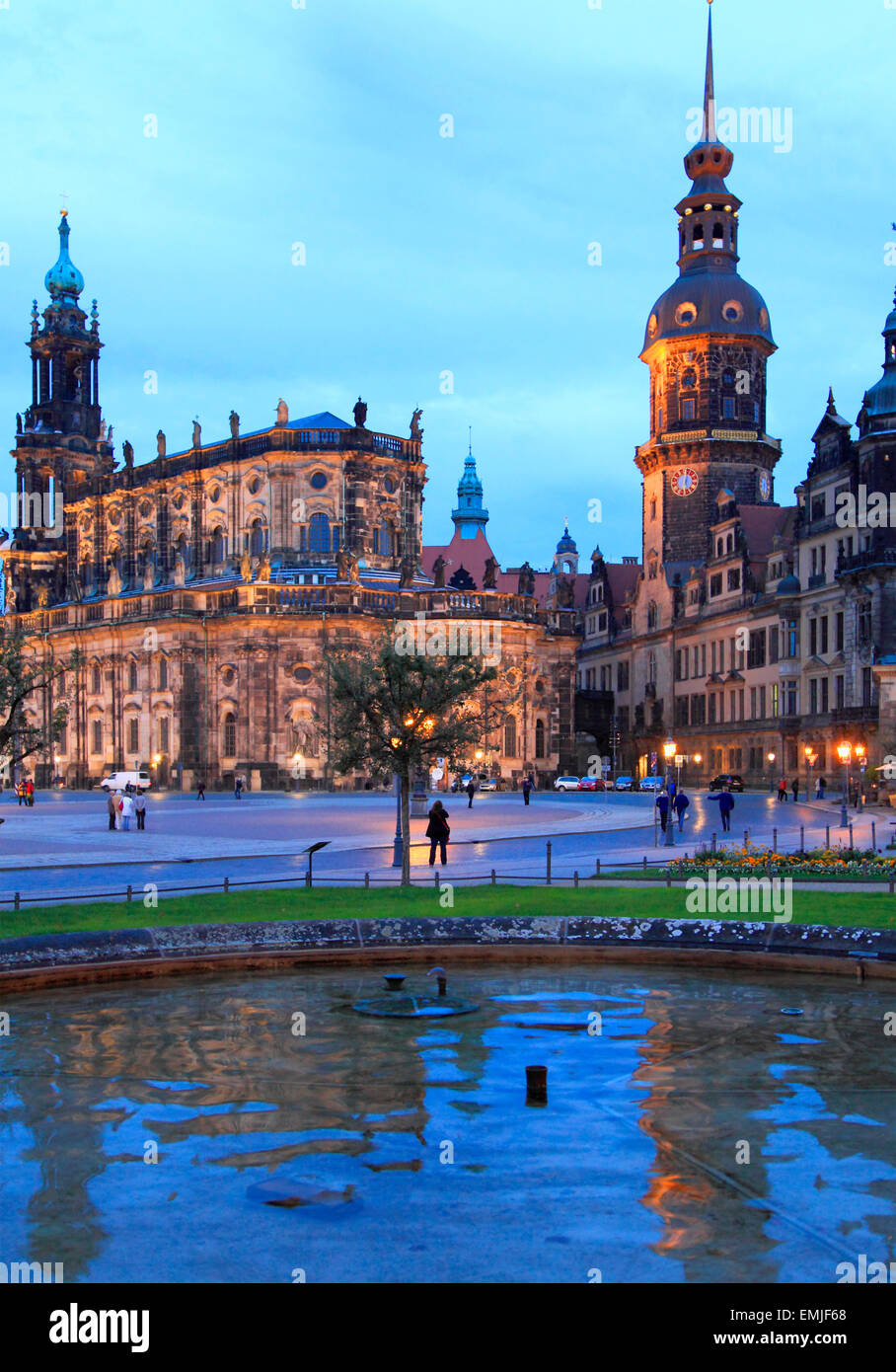 Dresden cathedral hi-res stock photography and images - Alamy