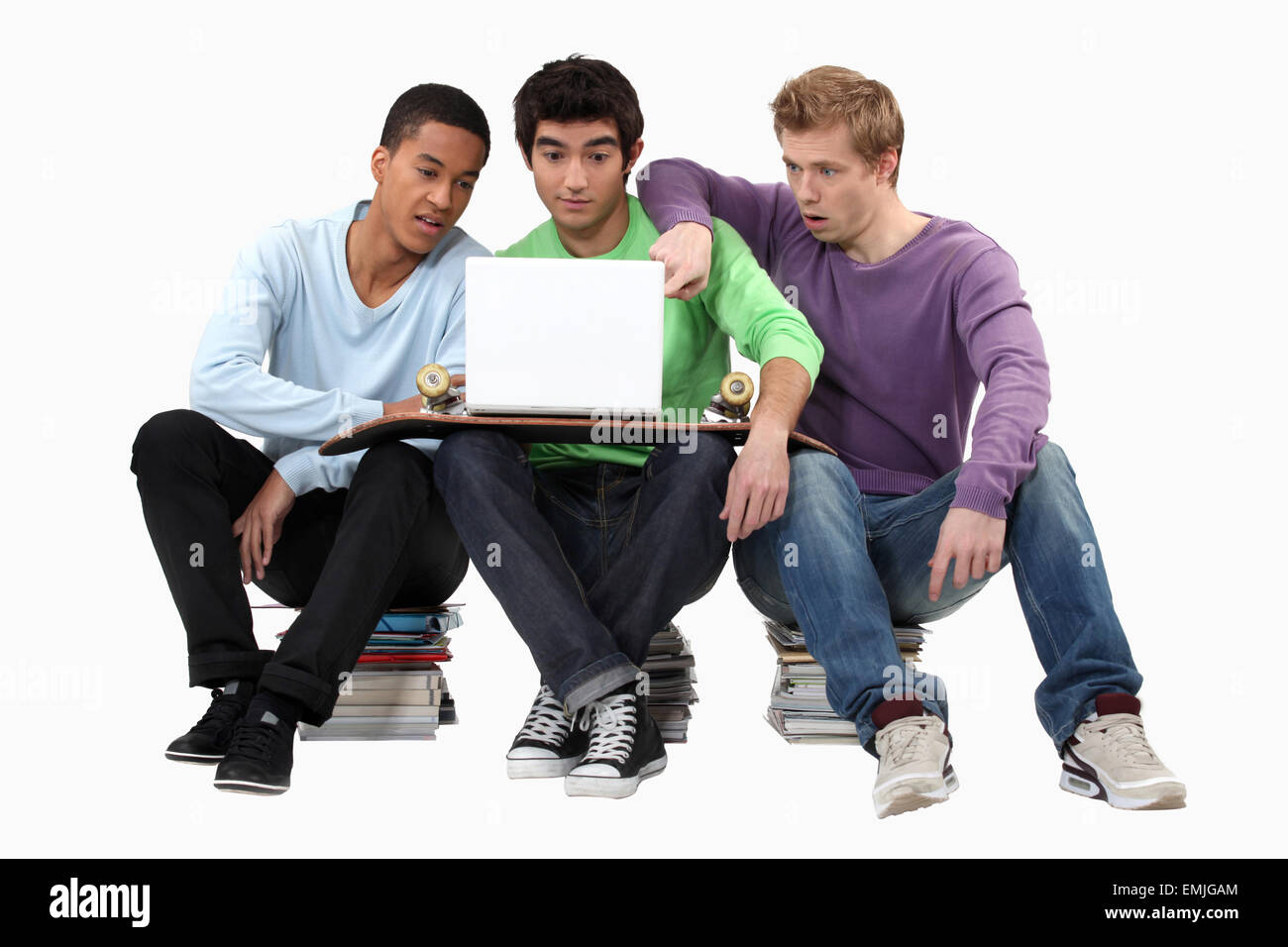 Friends surfing the internet Stock Photo - Alamy