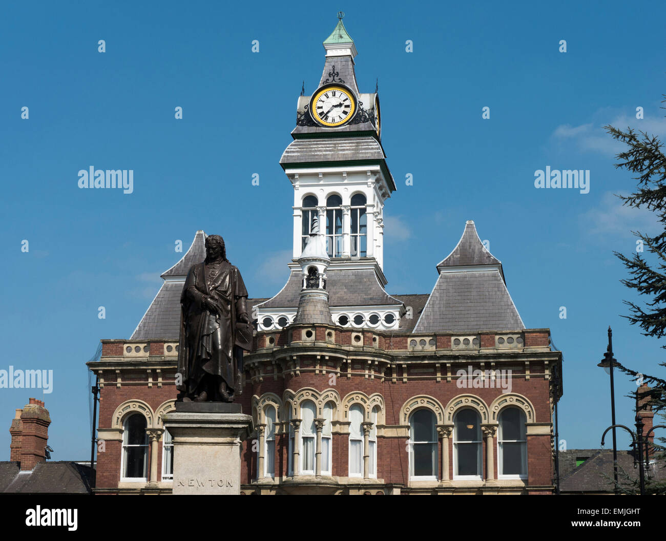 Statue of Sir Isaac Newton and the Guildhall Arts Centre, Grantham ...