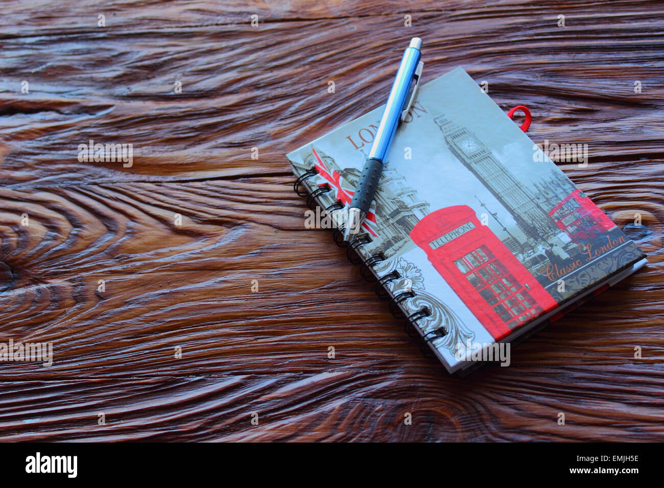notes on a wooden board with a pen for business Stock Photo - Alamy