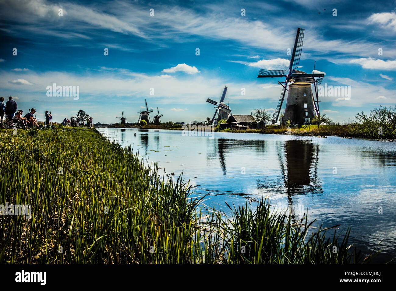 Windmills at the Kinderdijk UNESCO World Heritage Site Nederland ...