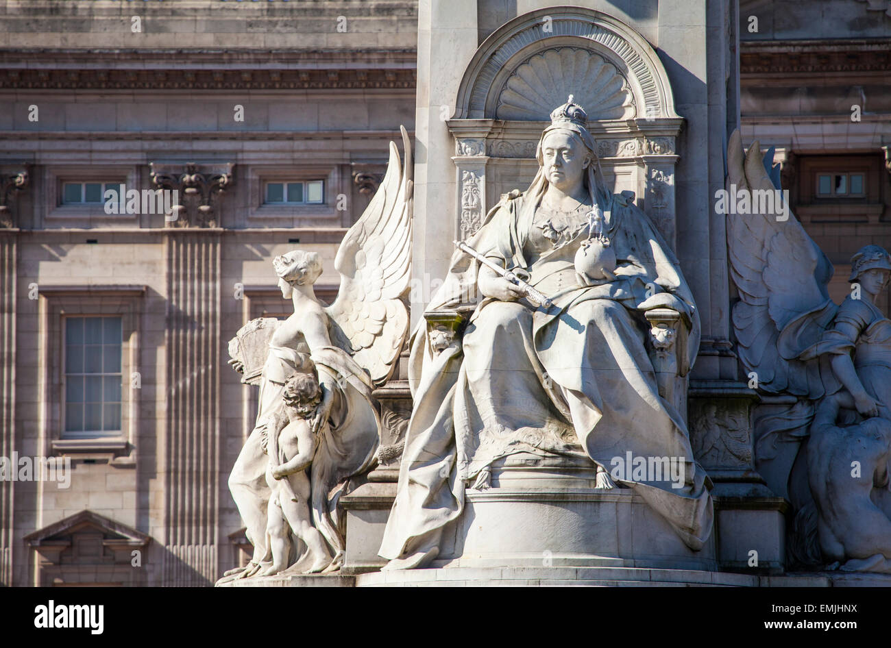 A view of the Queen Victoria Memorial Monument in London with the ...