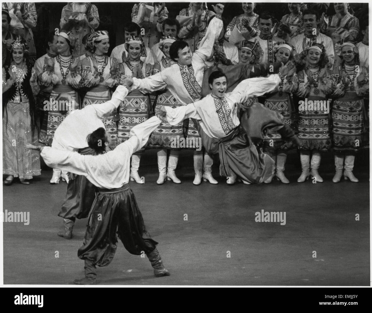 Russian People Dance Stock Photos & Russian People Dance Stock Images ...