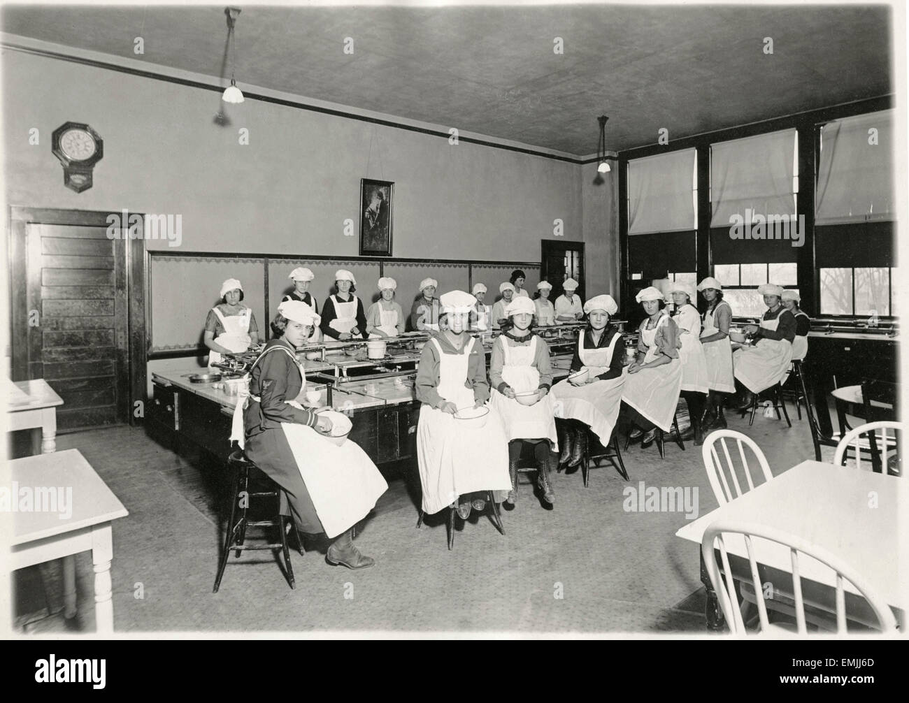 Teenage Girls in Home Economics Class, USA, circa 1902 Stock Photo - Alamy