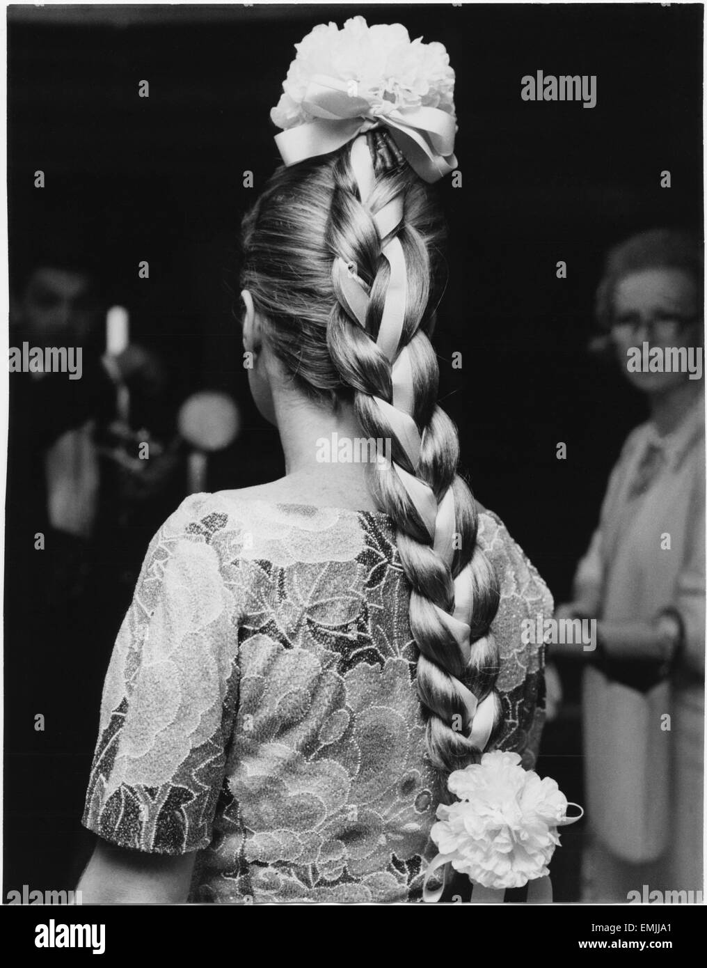 Long hair entwined hi-res stock photography and images - Alamy