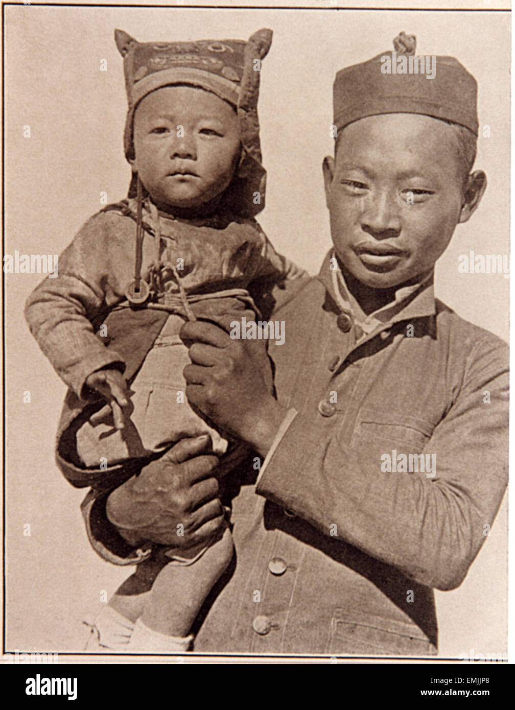 1900 china family hi-res stock photography and images - Alamy