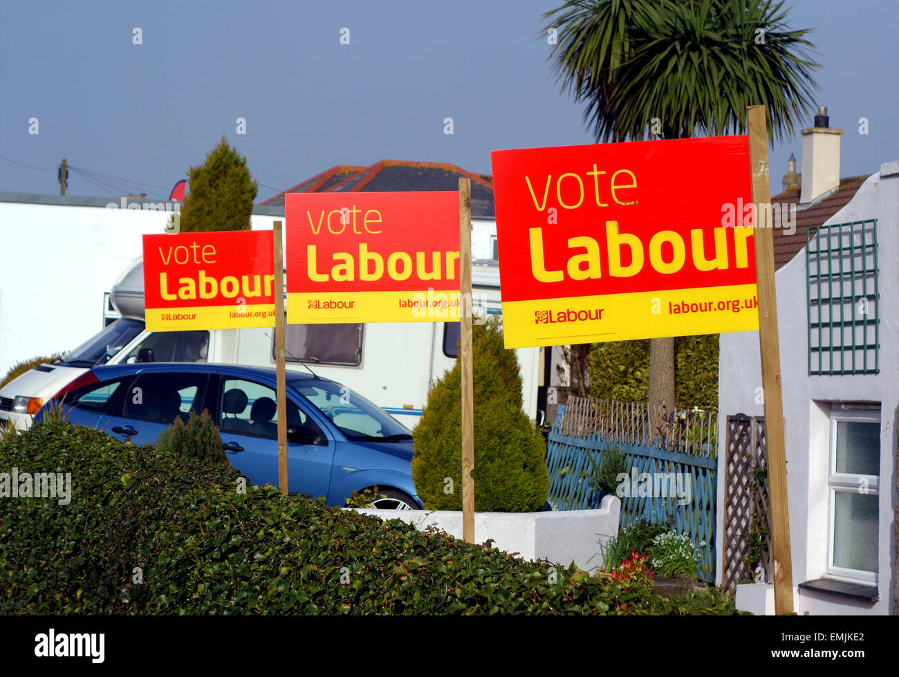 Vote labour signs Stock Photo - Alamy