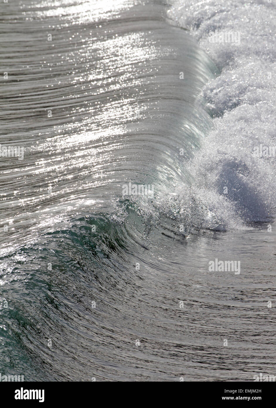 Breaking ocean wave slow hi-res stock photography and images - Alamy