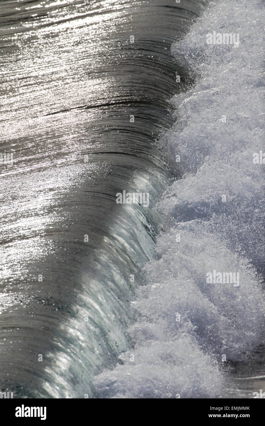 Breaking ocean wave slow hi-res stock photography and images - Alamy