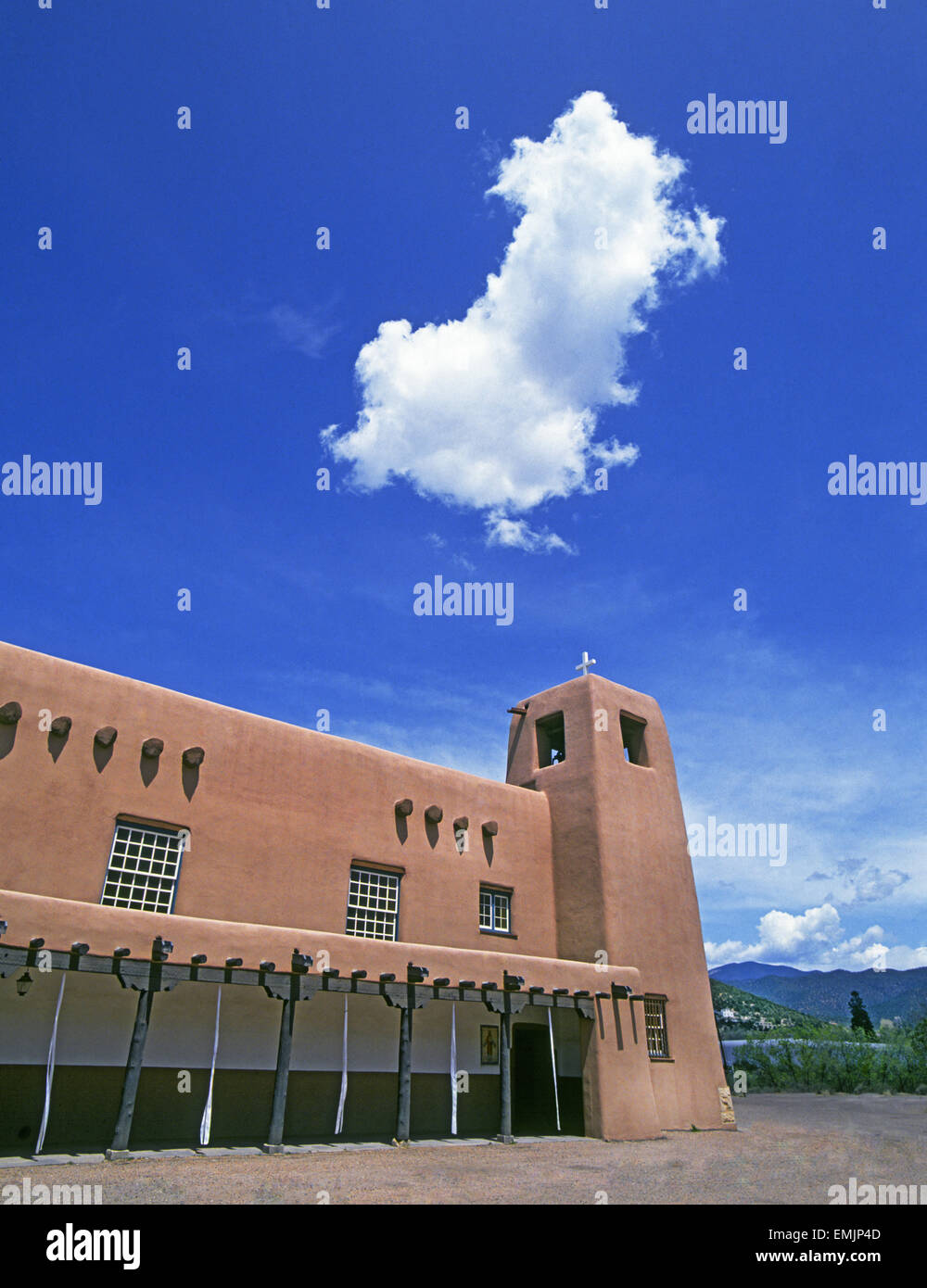 The historic Cristo Rey church in Santa Fe, New Mexico Stock Photo - Alamy